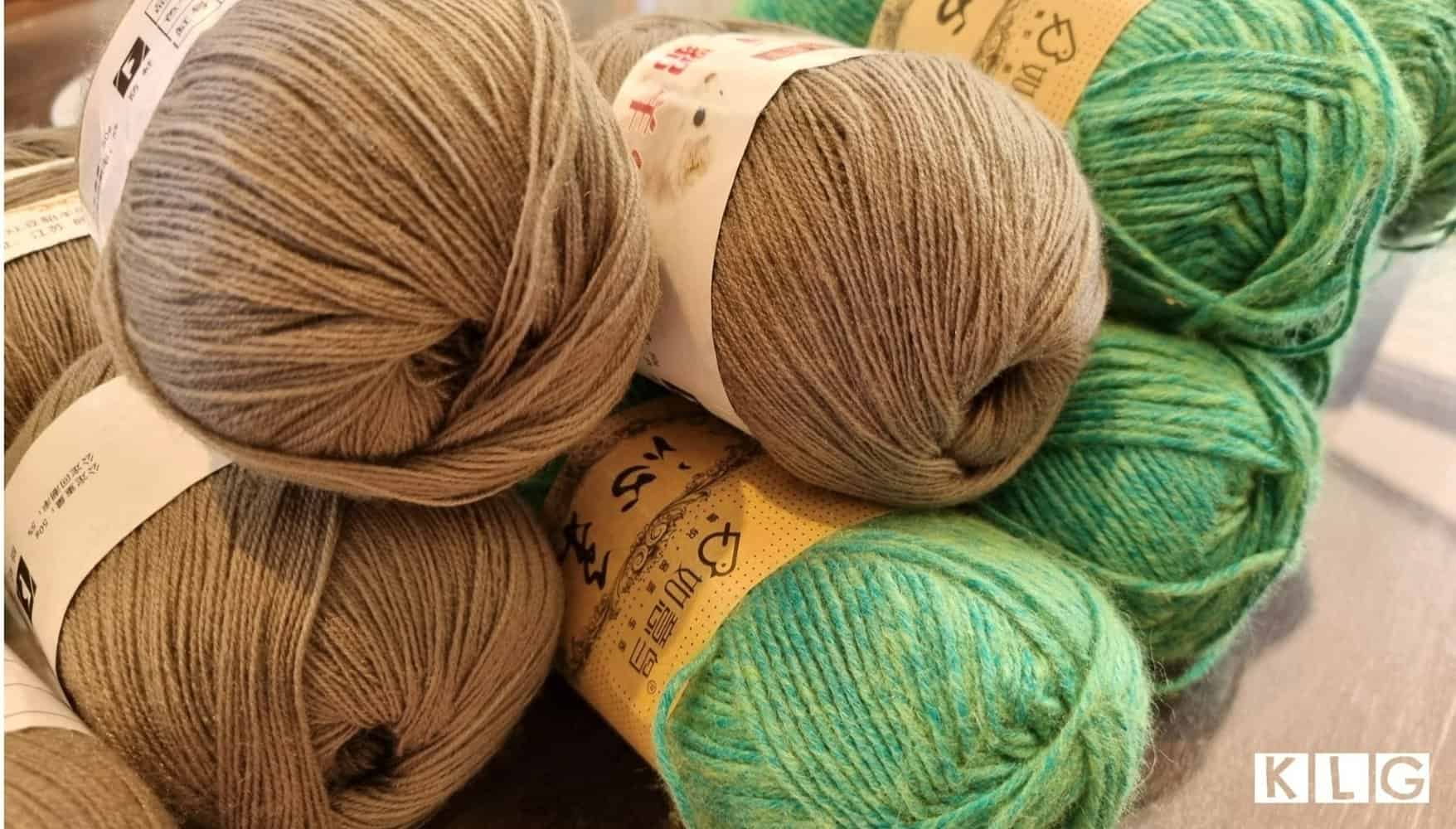 How Much Yarn For A Long Scarf? [Answers for 1 Size]